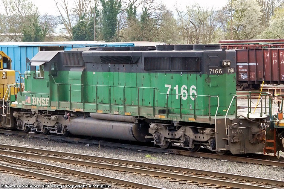 BNSF 7166 rear